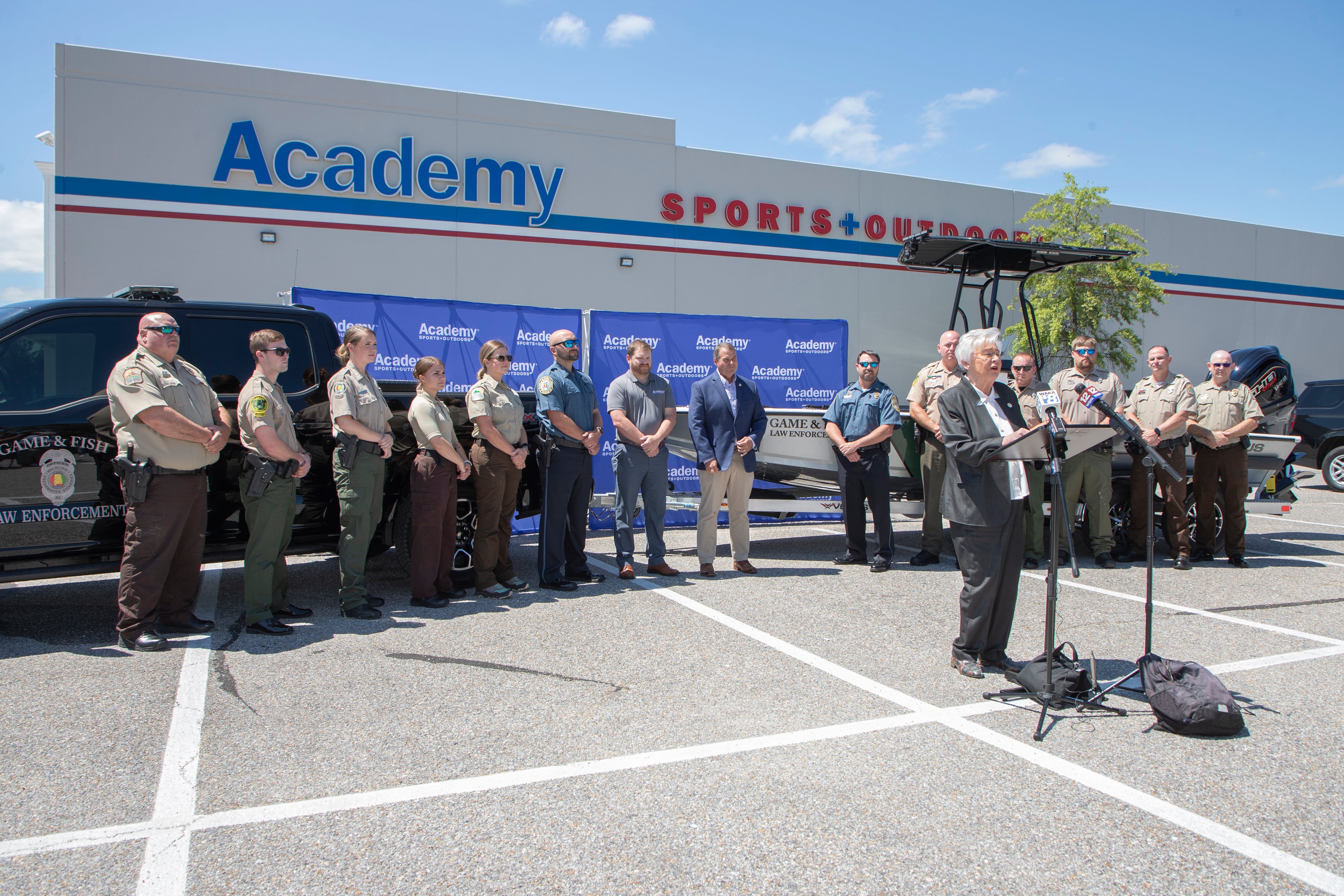 Governor Ivey Celebrates Safe Boating Week with Donation from Academy ...