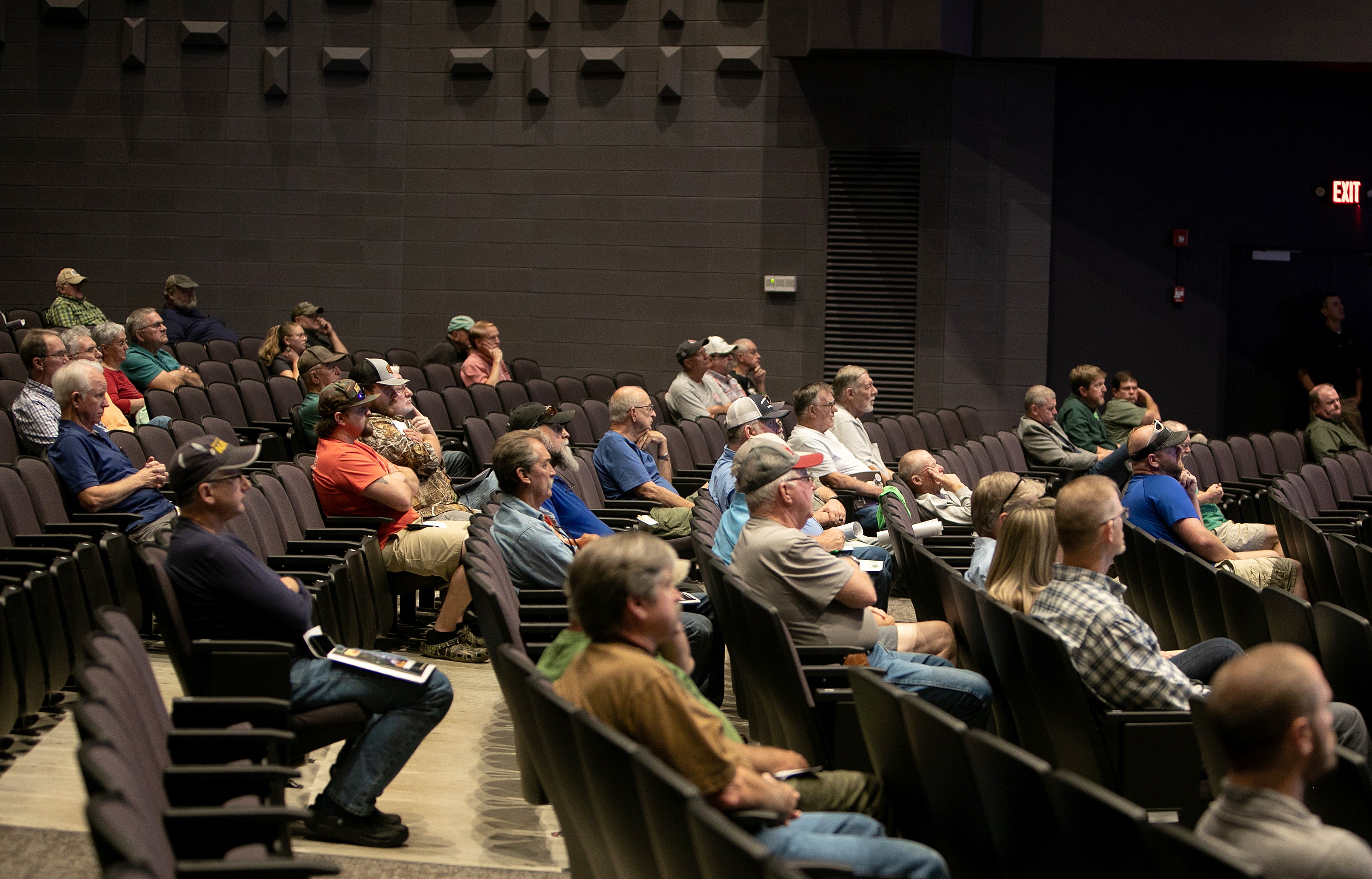 Hunters Commended for Cooperation at CWD Meeting | Outdoor Alabama